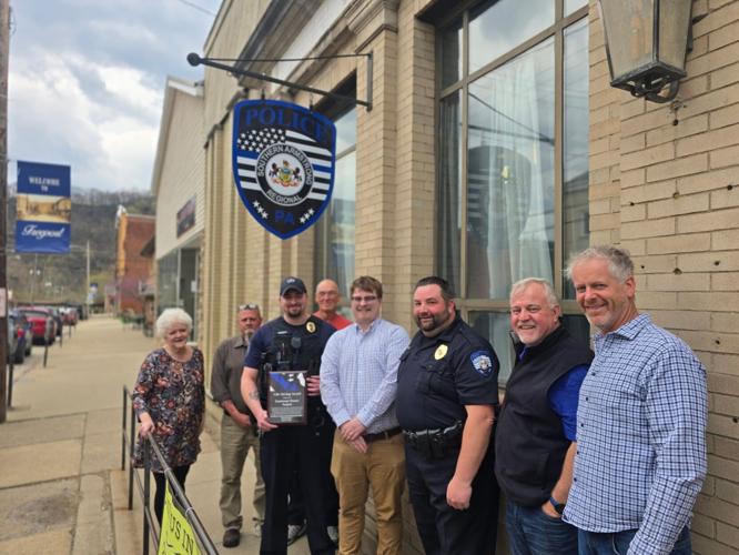 SARPD lieutenant honored for life-saving response in Ford City | News ...