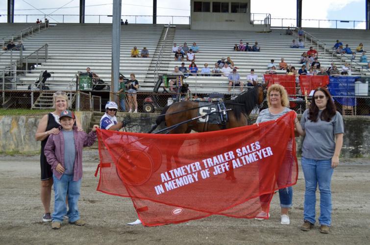 Jeff Altmeyer memorialized during harness horse race at Great Dayton ...