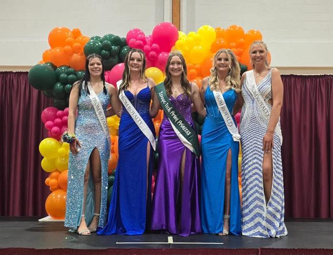 Lenape Technical School holds its grand march and prom | News ...