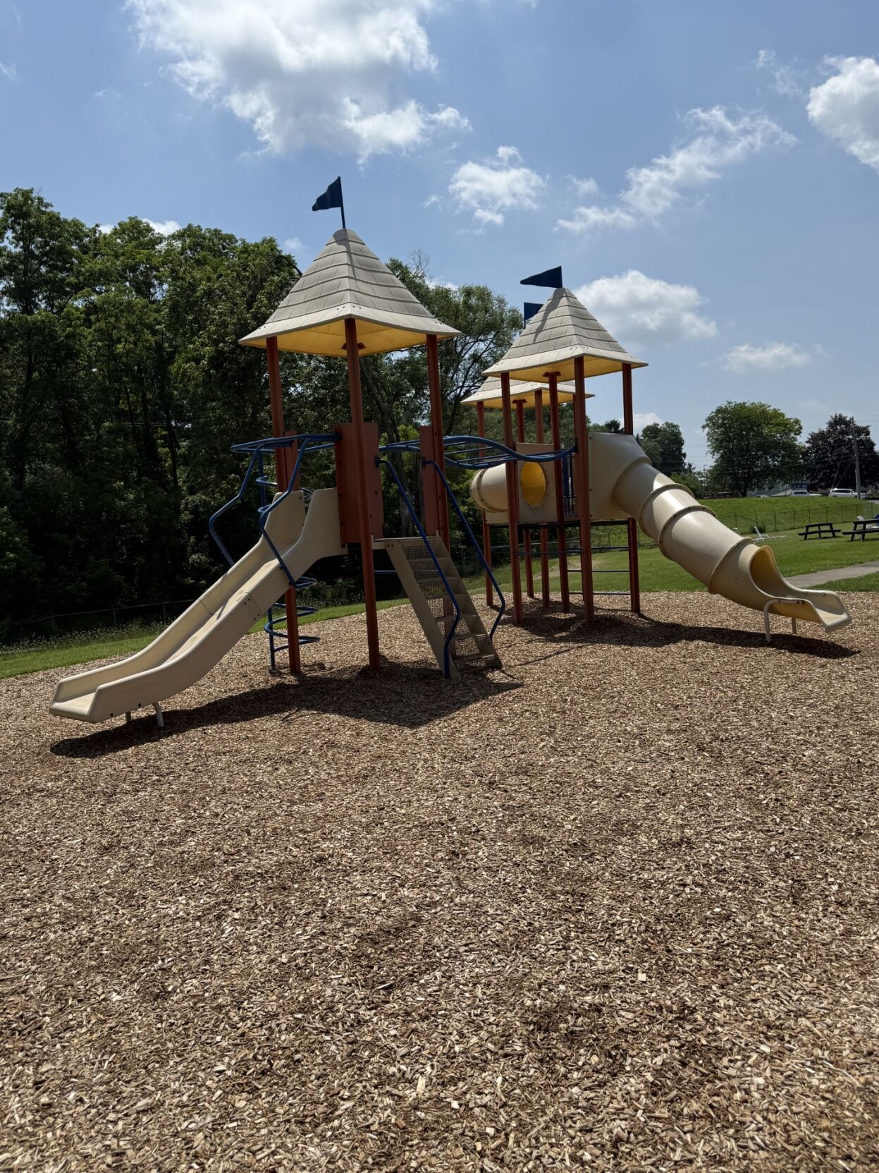 Playground updated at Belmont Complex | News | leadertimes.com