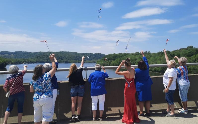 VFW Auxiliary Memorial Wreath Ceremony | News | leadertimes.com