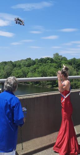 VFW Auxiliary Memorial Wreath Ceremony | News | leadertimes.com
