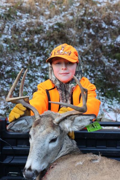 Area youth harvests 6-point buck | Sports | leadertimes.com