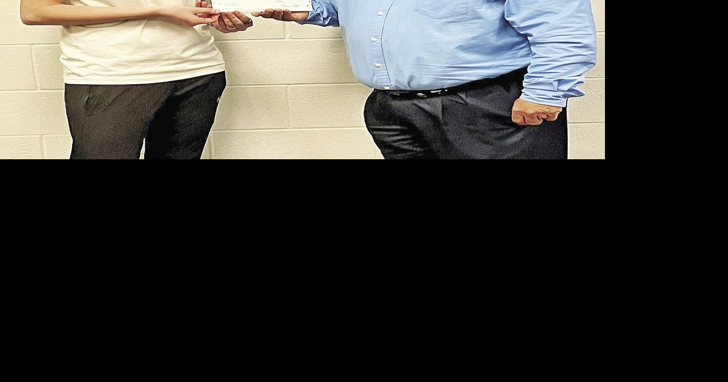 Macon Bank & Trust present free throw challenge checks | Sports ...