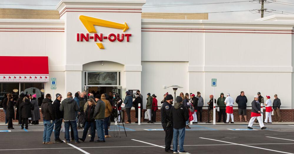 Crowds line up for In-N-Out opening | Lebanon | lebanondemocrat.com