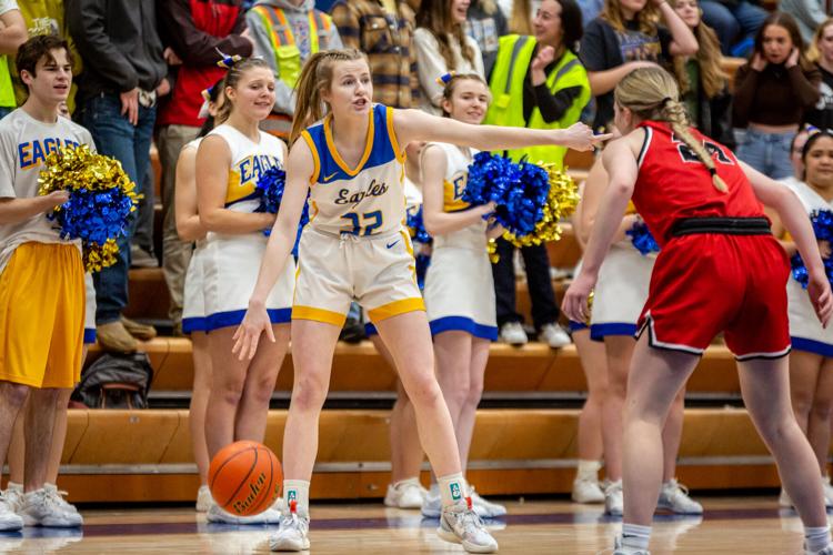 Fergus Golden Eagles vs. Glendive Red Devils | Sports | lewistownnews.com