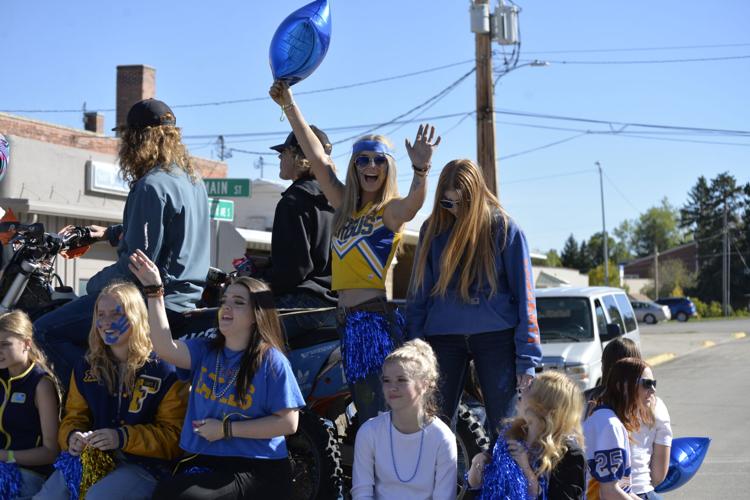 Photos from the FHS Homecoming parade | News | lewistownnews.com