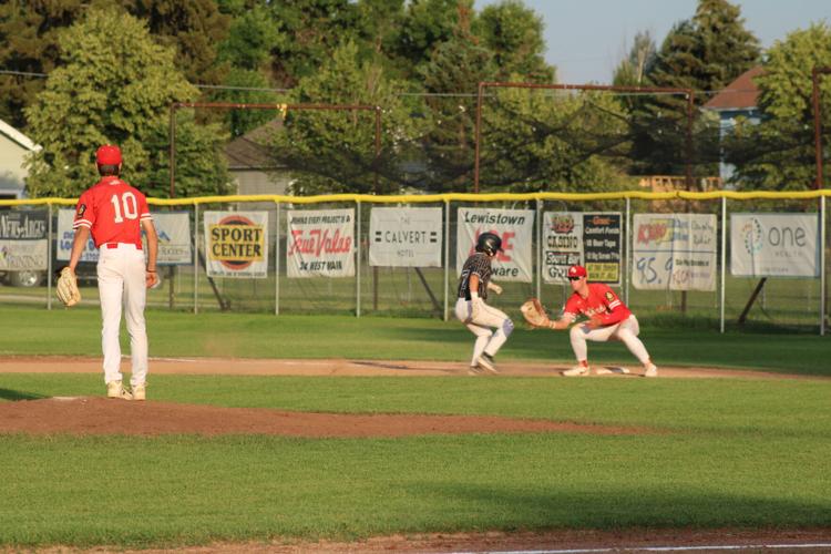 Redbirds split with Miners | Sports | lewistownnews.com