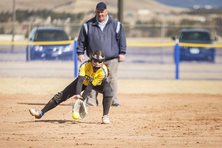 Fergus hosts round-robin softball tournament | Sports | lewistownnews.com