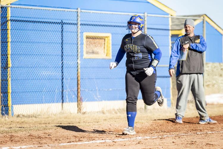 Fergus hosts round-robin softball tournament | Sports | lewistownnews.com