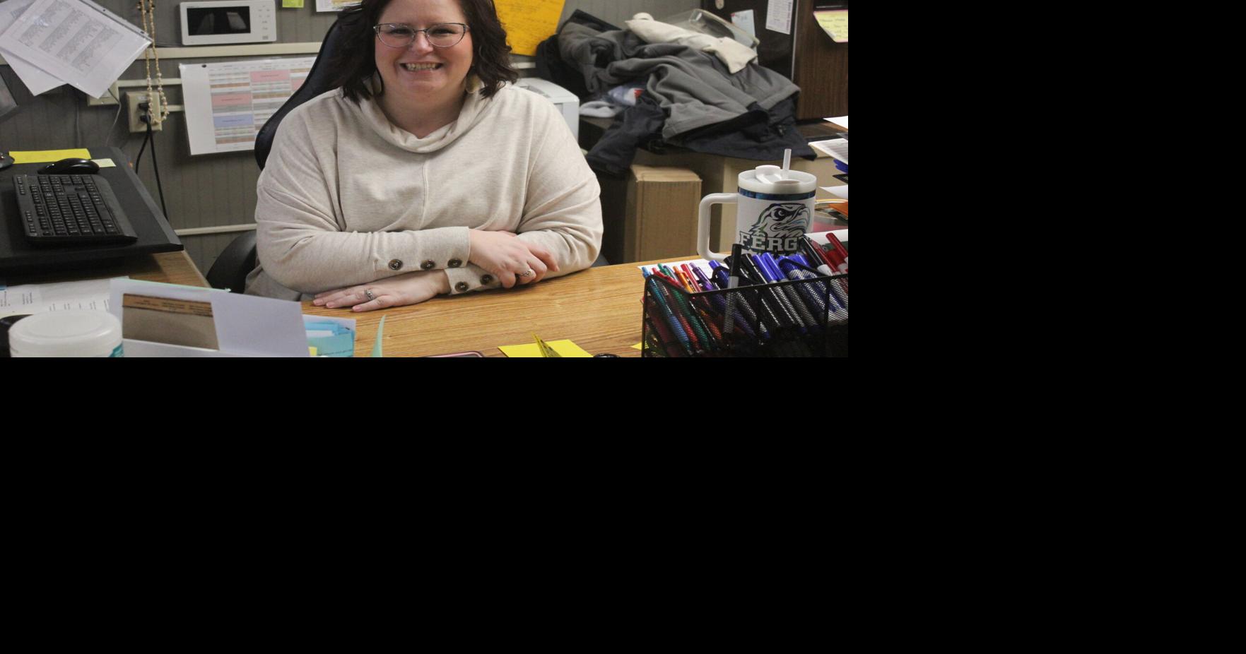 Lewis and Clark secretary makes juggling act look easy | Psychology ...