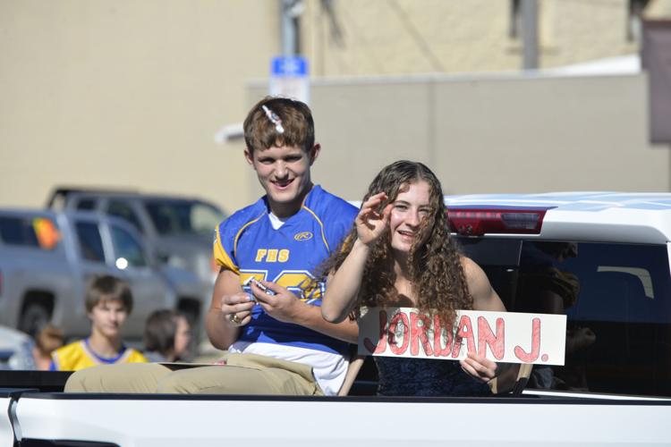 Photos from the FHS Homecoming parade | News | lewistownnews.com