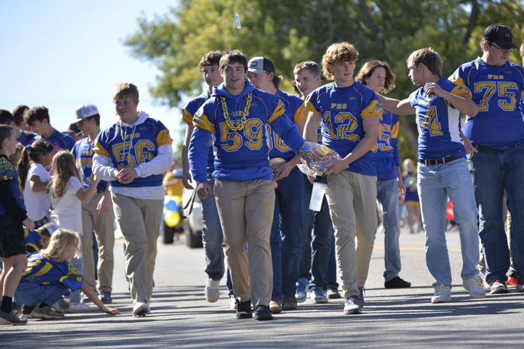 Photos from the FHS Homecoming parade | News | lewistownnews.com