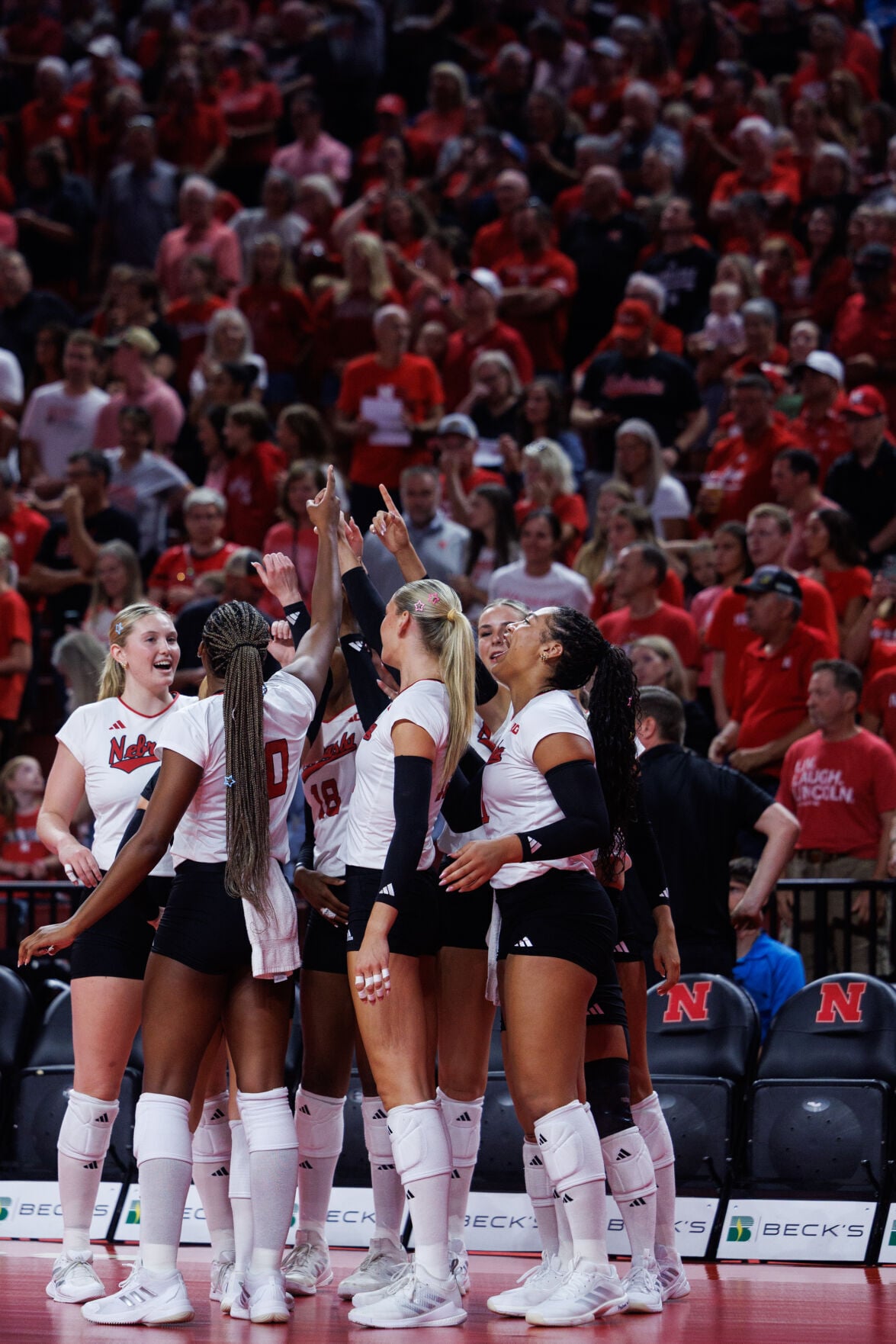 Andi Jackson Smothering Block Leads No 1 Nebraska Volleyball To