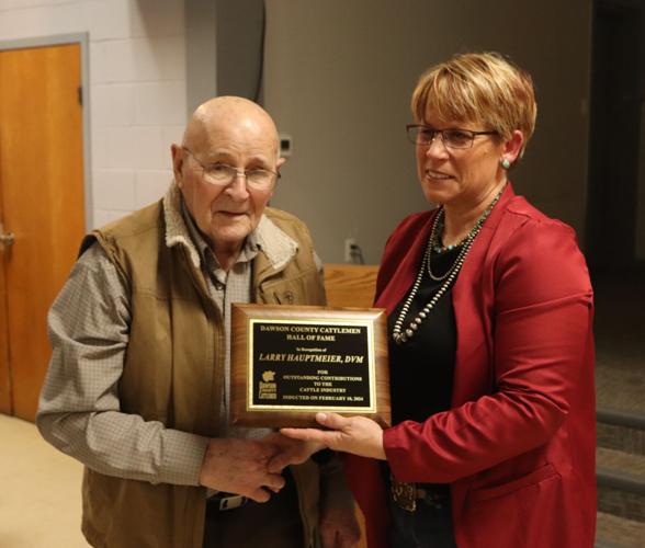 Overton veterinarian inducted into Dawson County Cattlemen’s Hall of Fame
