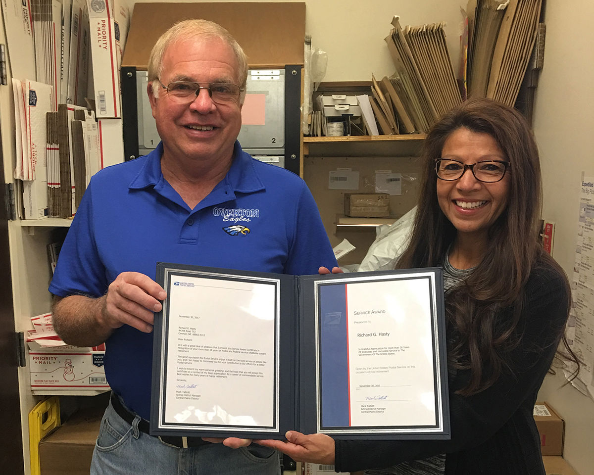 Rural mail carrier retires after nearly 30 years