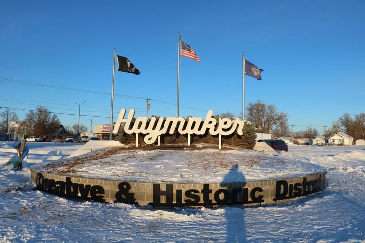 Cozad celebrates new welcome sign in the cold