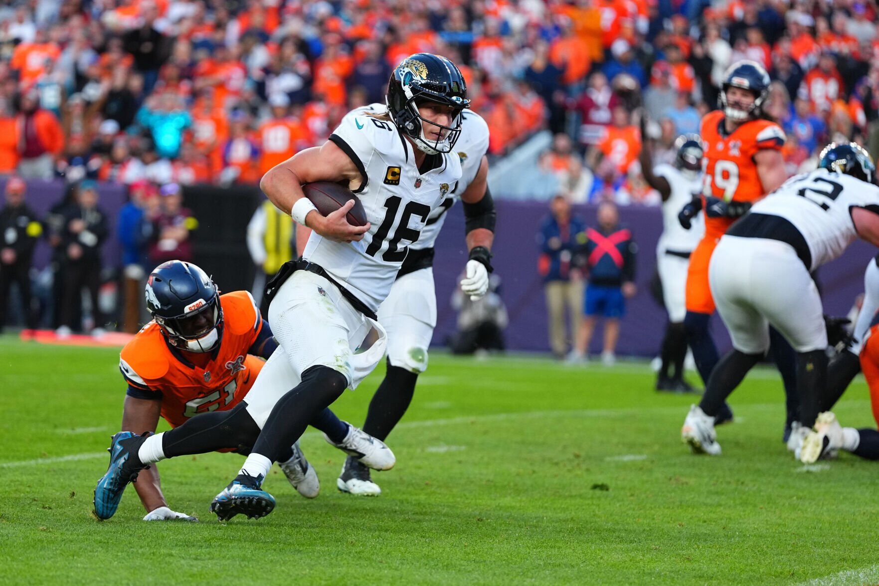 Jaguars surge into AFC elite with win at Denver
