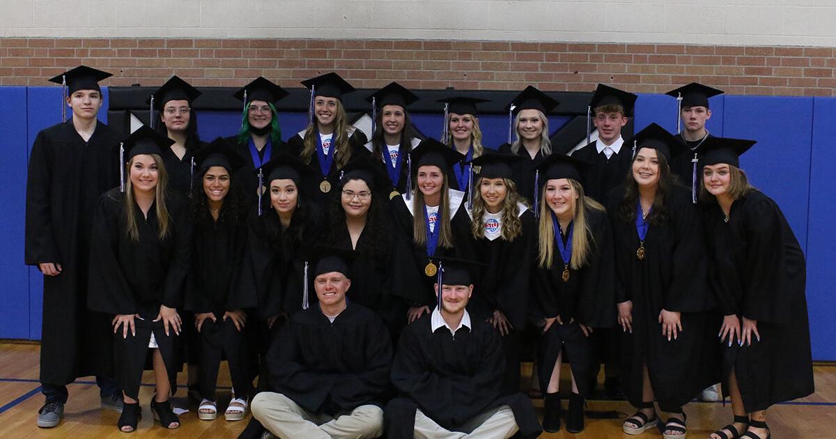 20 seniors graduate as part of Overton High School’s Class of 2021