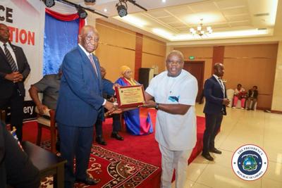 Boakai Honors LACRA for Excellent Performance | News | liberianobserver.com