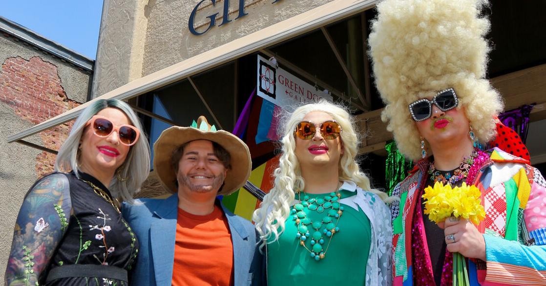 Color Party at Wheatgrass Books | Local | livingstonenterprise.com