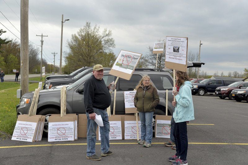 Residents make their opposition known to solar project | Local News ...