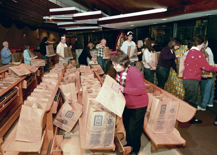 CITY OF LOCKPORT: Sister Helen's Food Pantry prepares Christmas dinners ...