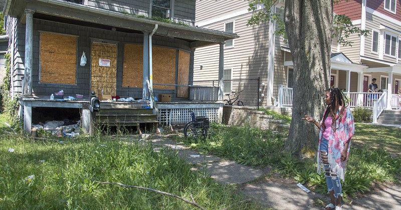 Falls residents want relief, help for homeless amputee | Local News ...