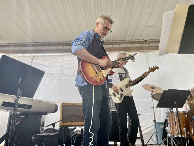 King Harvest goes 'Dancing in the Moonlight' one more time for Ron ...