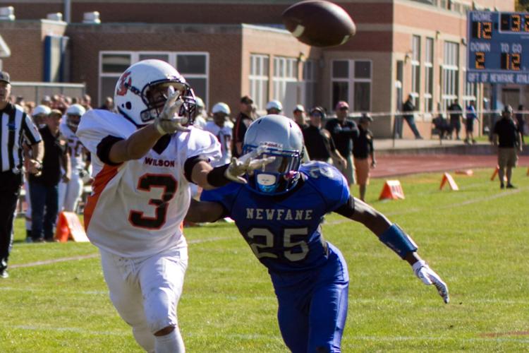 Panthers top rival Lakemen behind Nixon's three rushing scores | Sports ...