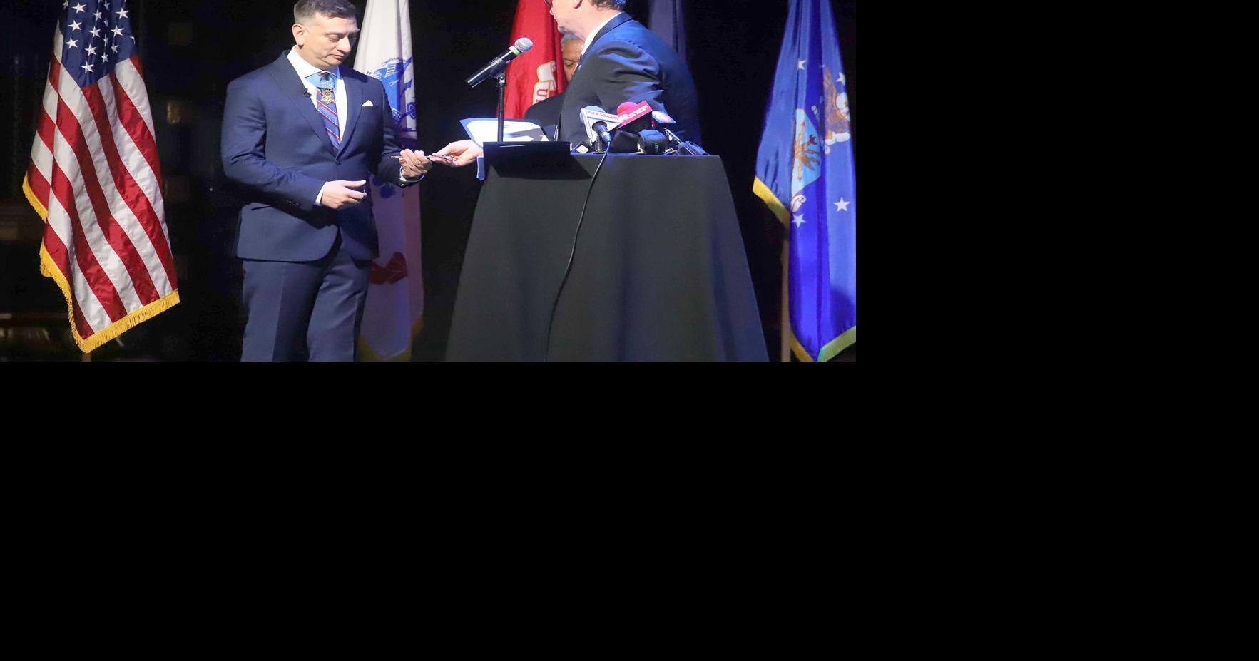 Medal of Honor recipient David Bellavia gets a key to Niagara Falls ...