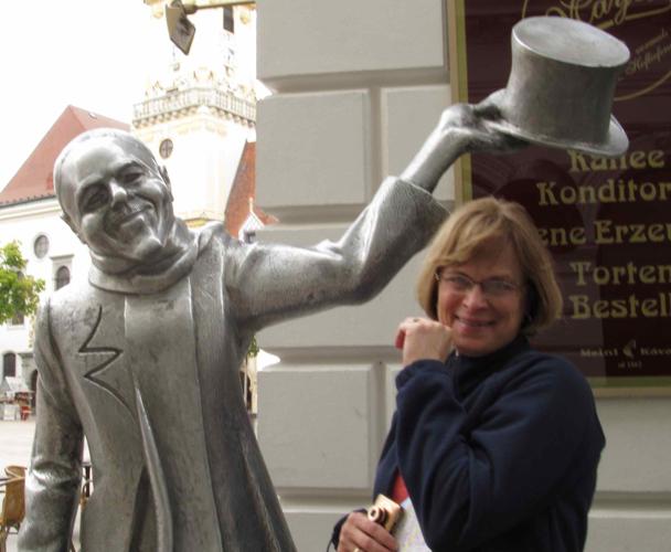 Postcard from the Danube: Fun cast in bronze | Marty 'n' Rich ...