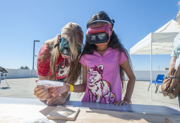 World of Wonders Science Musuem volunteer Jim Pyers inspires children ...