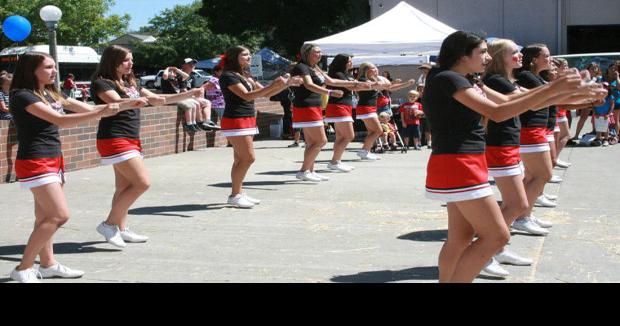 Lodi High School cheerleaders help make Reading Roundup a success ...