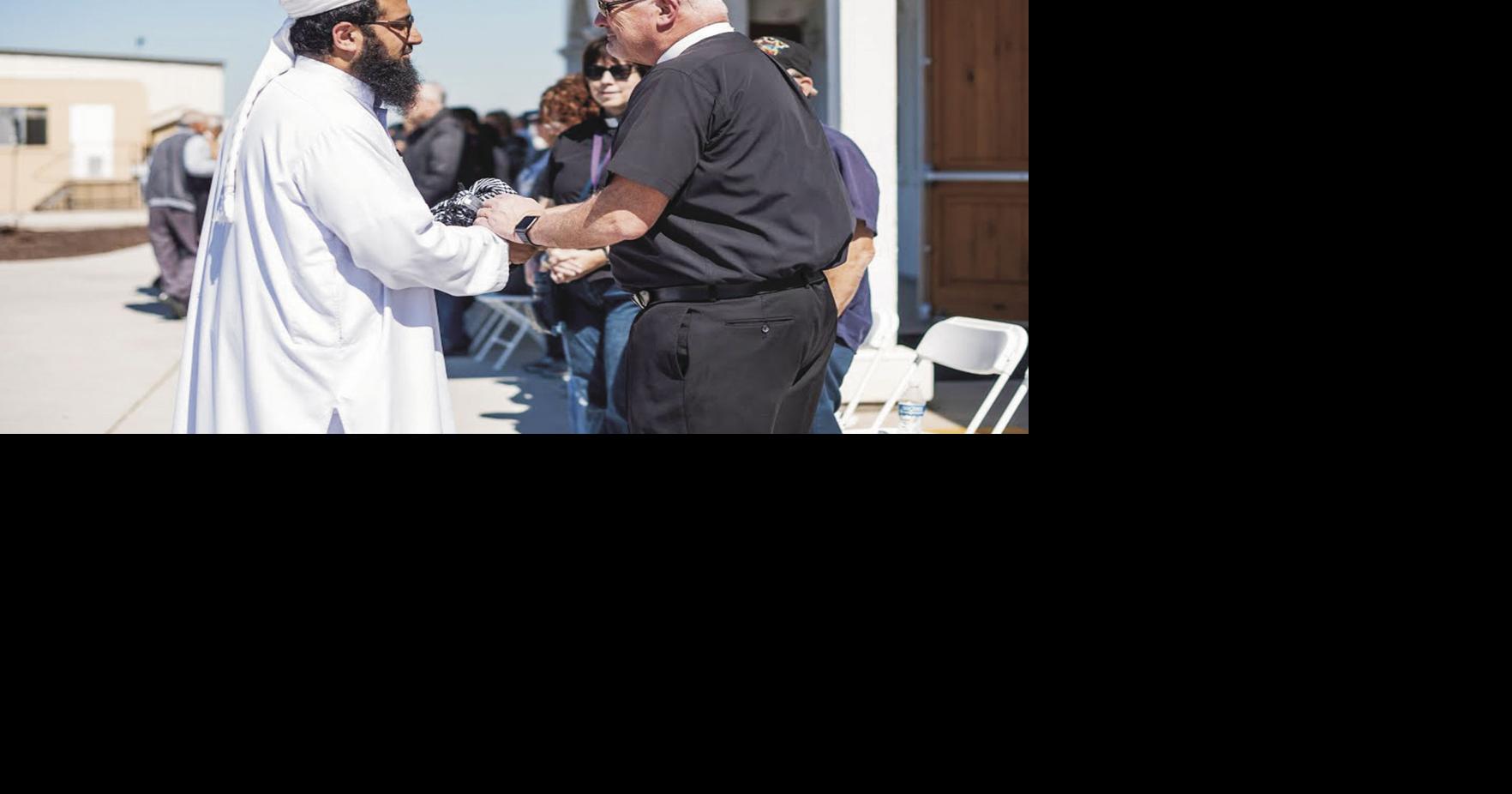 Lodi unites after mosque tragedy: People line up at Lodi mosque to show ...