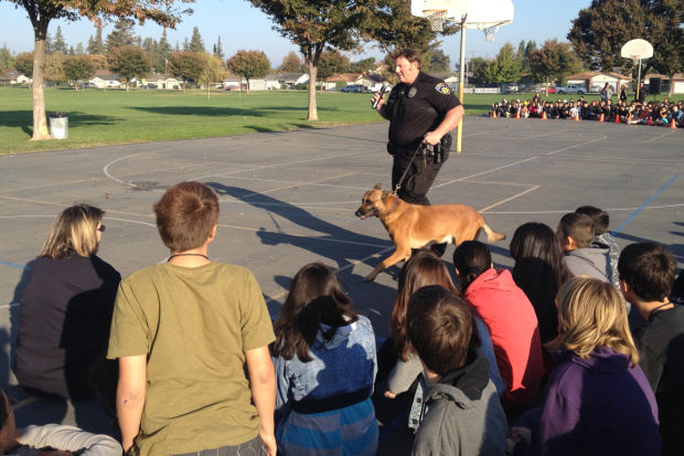 Students mourn during Lodi Middle School assembly | News | lodinews.com