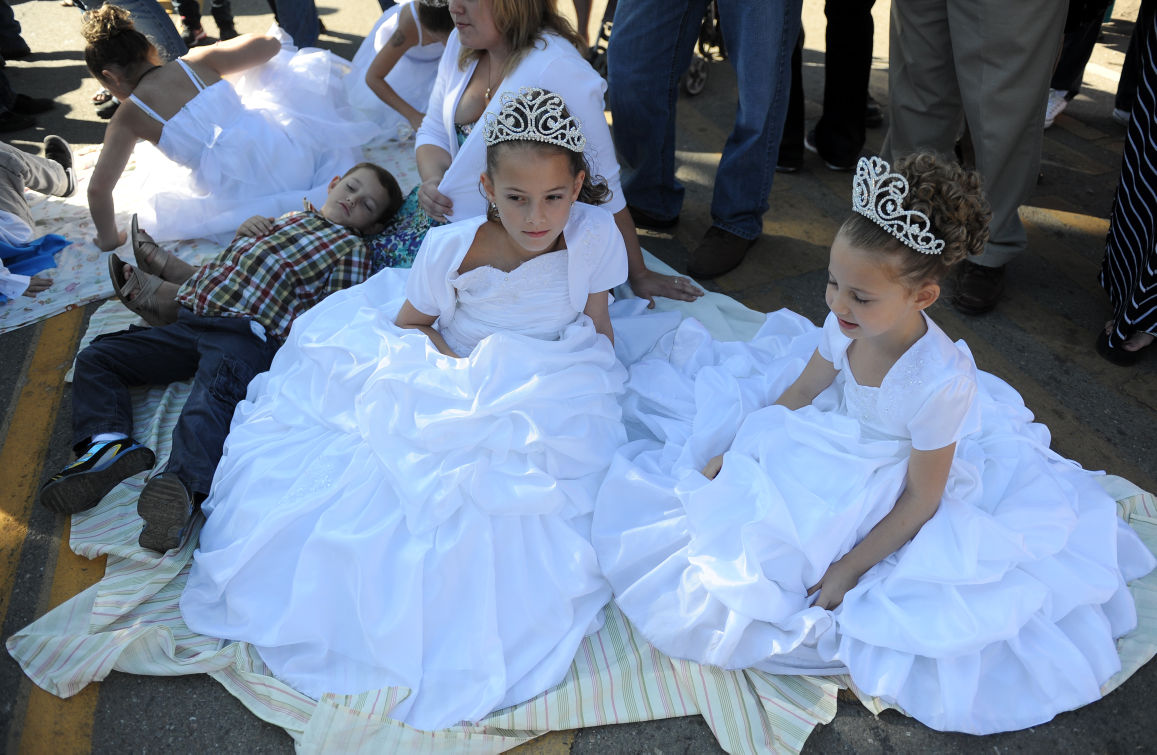 A glittering Lady of Fatima parade marches through Thornton | News ...