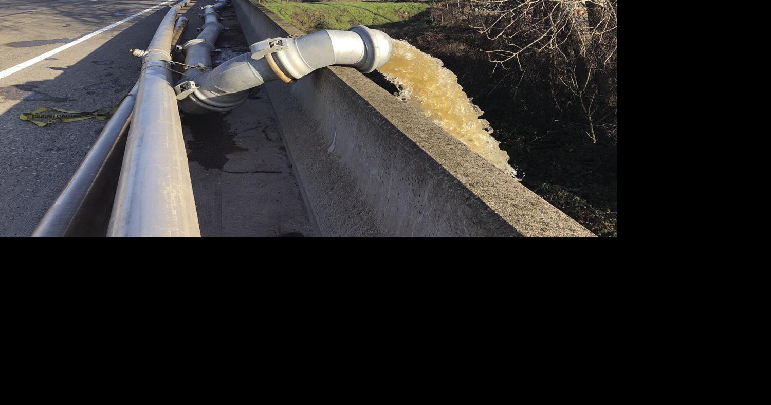 Flooding leads to long closure of Highway 99 between Lodi, Acampo ...