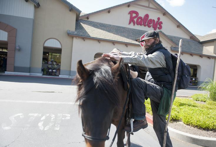 The homeless horseman: Frank Turpen and Tommy Girl are turning heads in ...