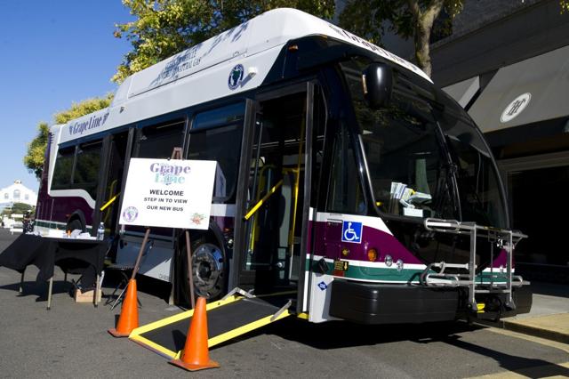 City showcases new buses at Downtown Lodi Farmers Market | News ...