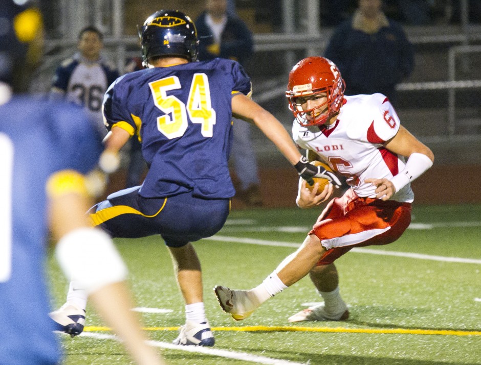 Lodi Flames pick off Turlock Bulldogs in football playoff opener ...