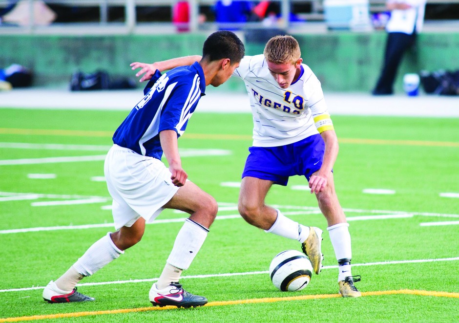 Local athletes signed, sealed and delivered | Sports | lodinews.com