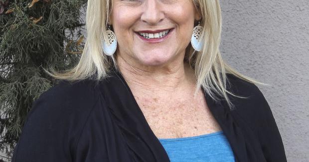 Tobacco cessation class leader Mindi Anderson gives tips on how to quit ...