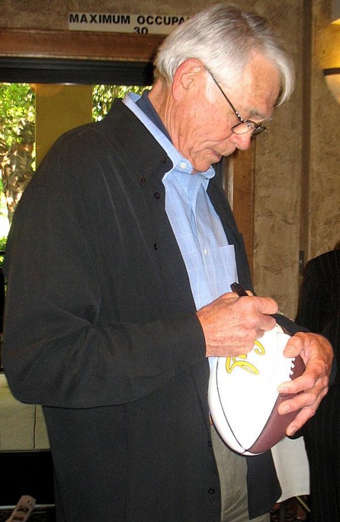 Former coach Joe Kapp talks about historic play while promoting Boy ...