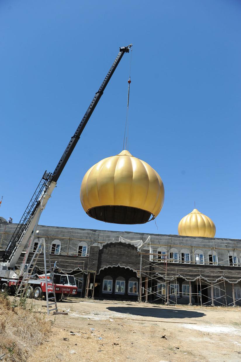 Gurdwara temple domes get installed - Lodinews.com: News
