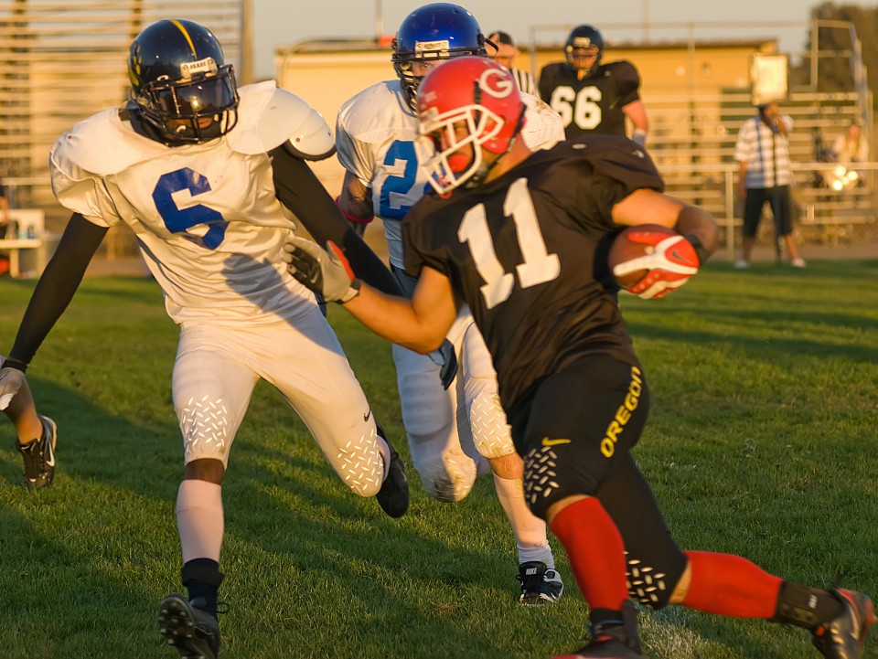 Galt-Amador alumni football game | Sports | lodinews.com