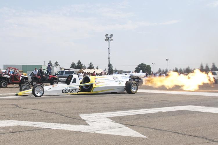 Drag racing draws crowds at Kingdon Airport | News | lodinews.com