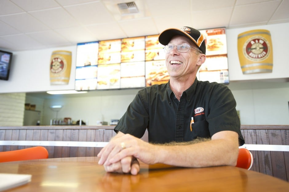 A&W Root Beer restaurant reopens after remodel | Business | lodinews.com
