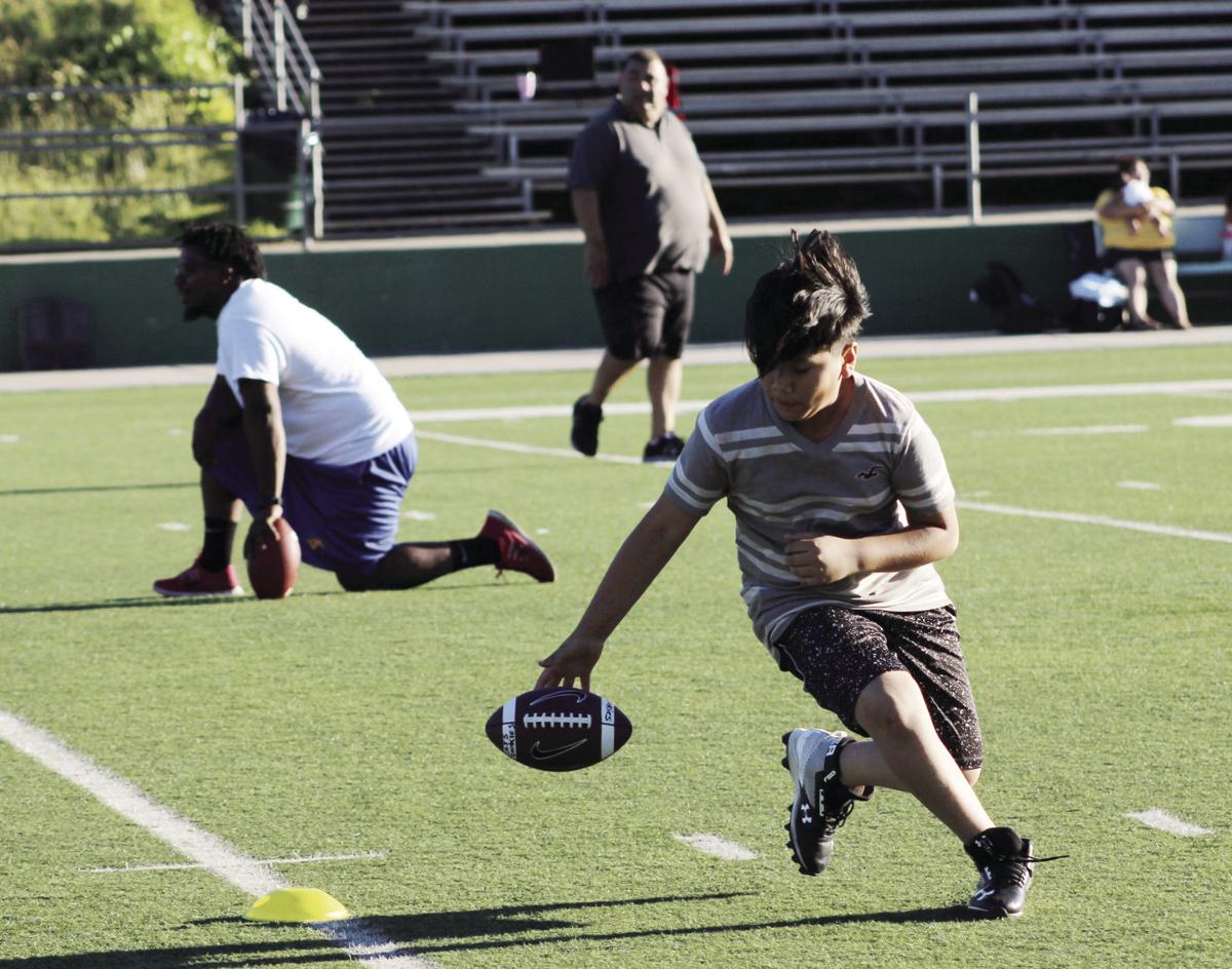 Football: Colts drill for upcoming season | Sports | lodinews.com