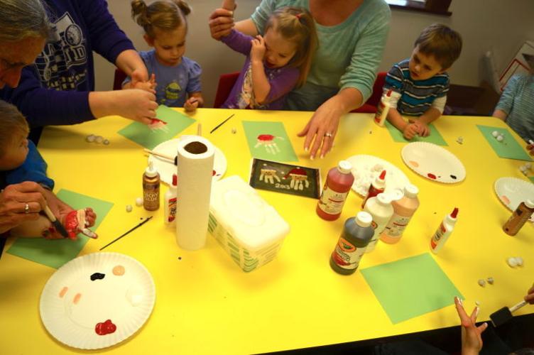 Logan-Hocking Public Library holds "Here Comes Santa Claus" themed ...